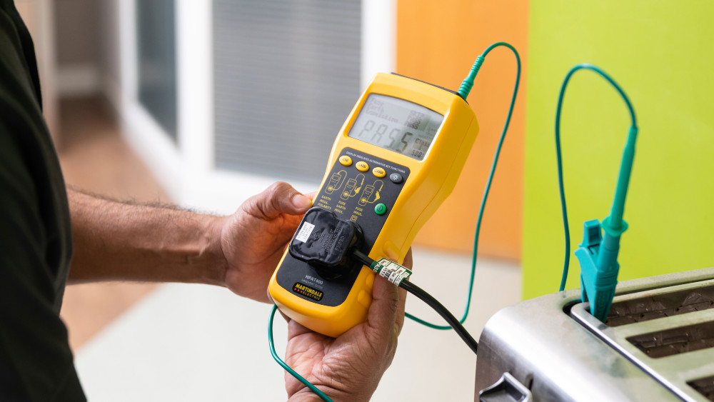 Keeping safe with the Martindale HPAT400 HandyPat