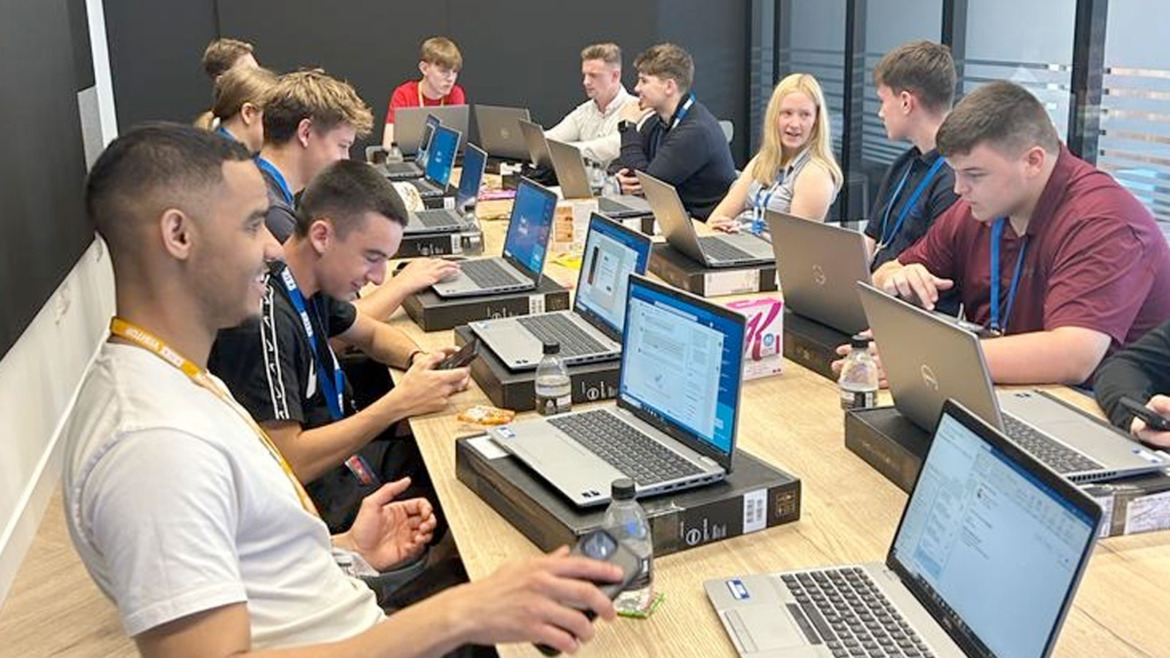 Eriks' engineering apprenticeship receives 500 applications